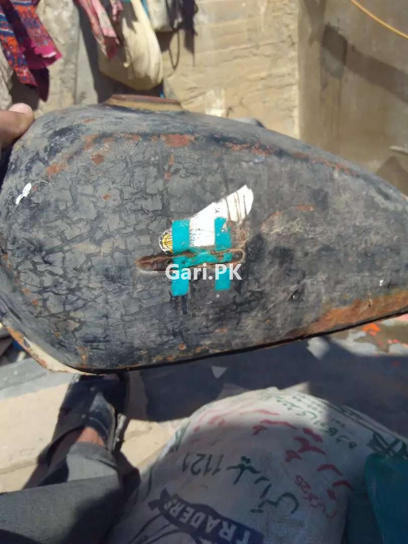 Honda 1992 Tanki Tanki Tapay 2025 Tanki Tapay Bike Spare Part in Karachi